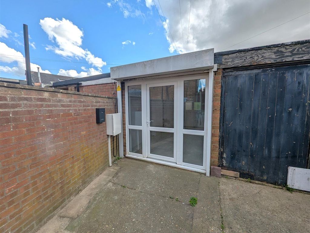 Rockingham Road, Corby NN17, Property for sale, £70,000 - Zoopla