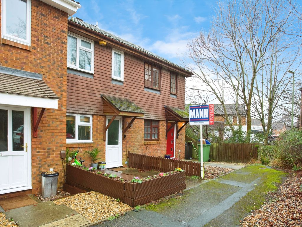 2 Bed Terraced House For Sale In Knotgrass Road Locks Heath