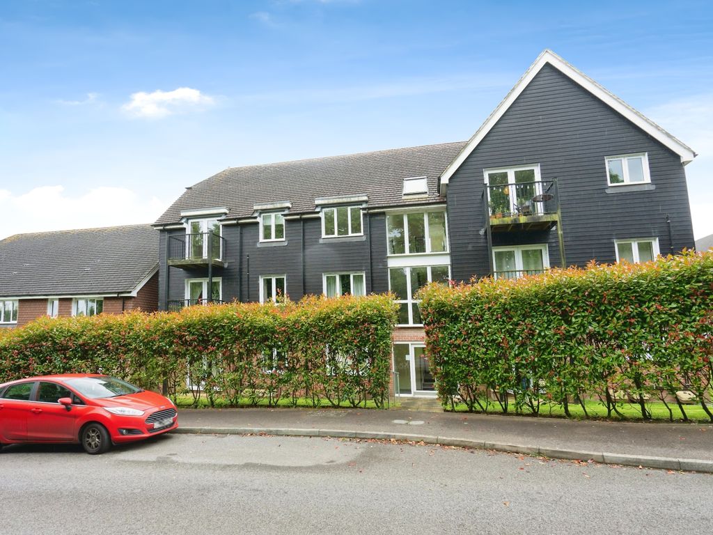 2 bed flat for sale in Oddstones, Codmore Hill, Pulborough, West Sussex ...