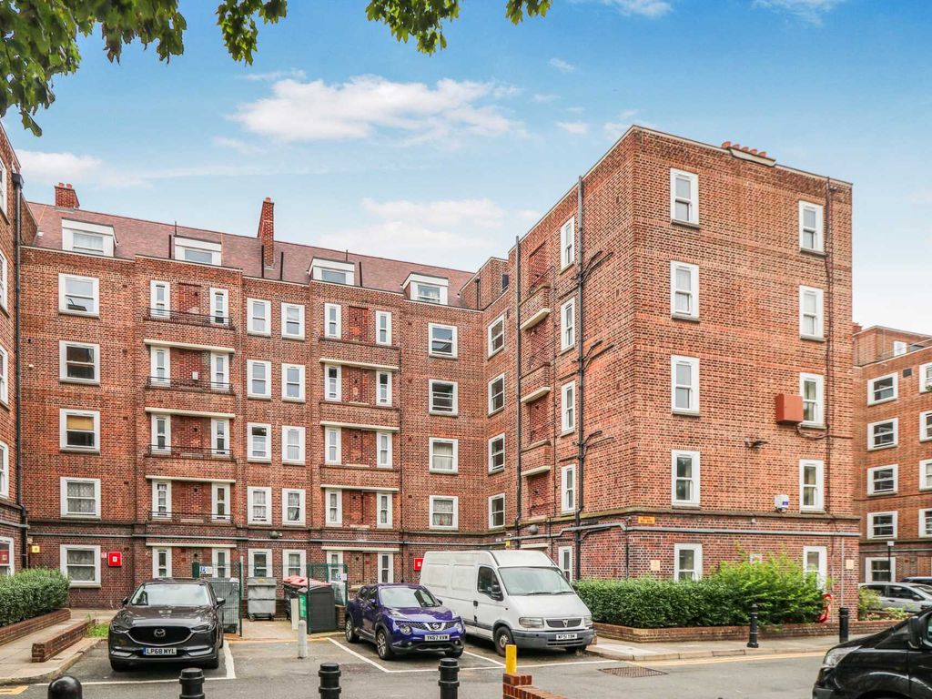 2 bed flat for sale in Homerton High Street, London E9, £365,000 - Zoopla