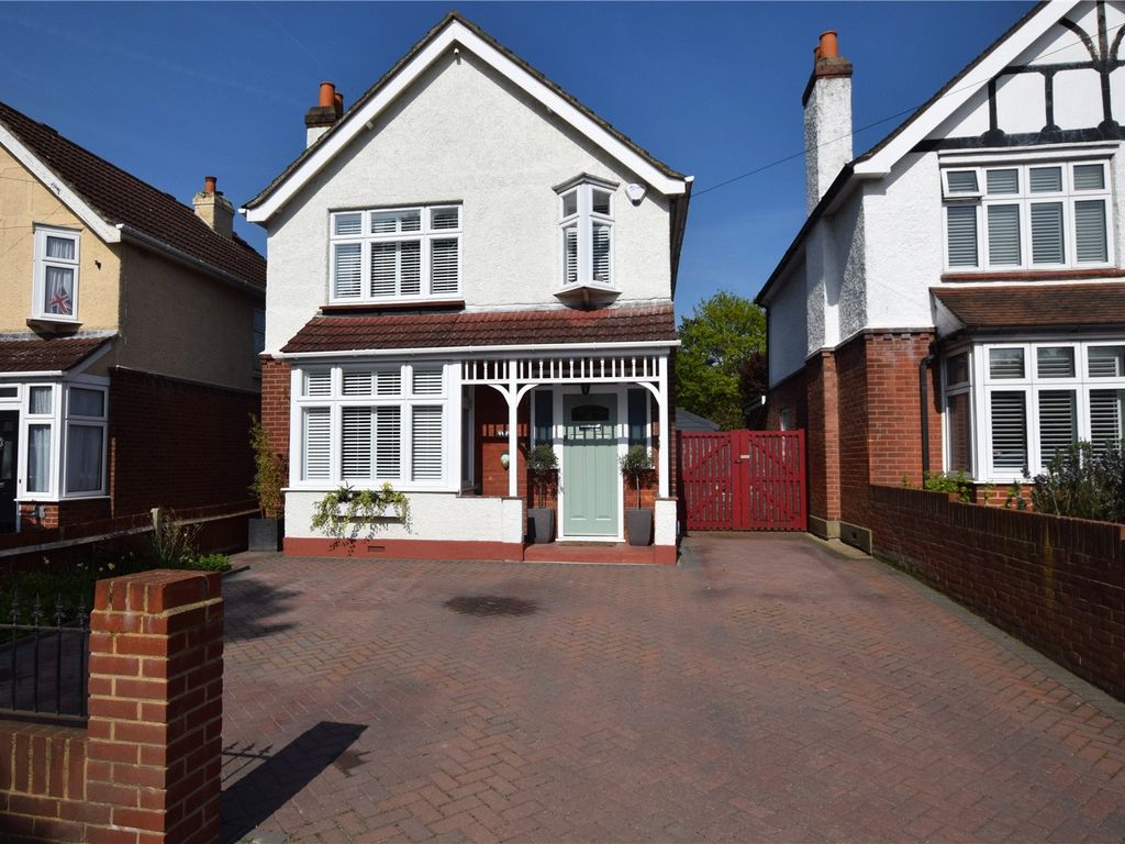 3 Bed Detached House For Sale In Rectory Road Farnborough Hampshire
