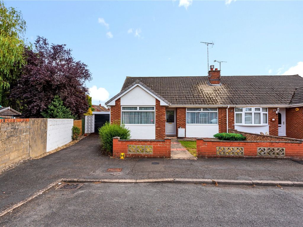 2 bed bungalow for sale in Hackleton Rise, Swindon, Wiltshire SN3 - Zoopla