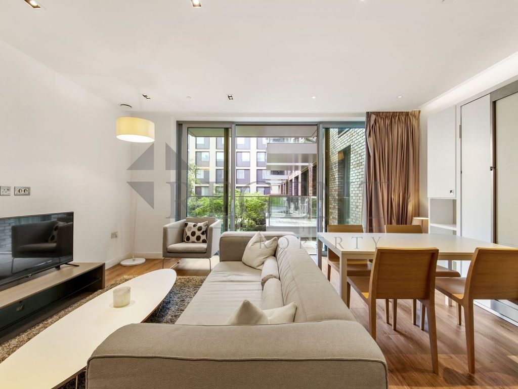 2 bed flat to rent in Goodman's Field, Leman Street E1, £3,500 pcm - Zoopla
