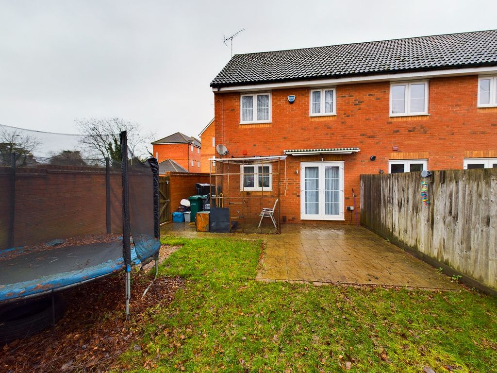 3 bed end terrace house for sale in Franklins, Maple Cross ...