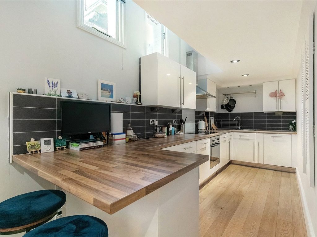 1 bed maisonette to rent in Werter Road, London SW15, £1,750 pcm - Zoopla