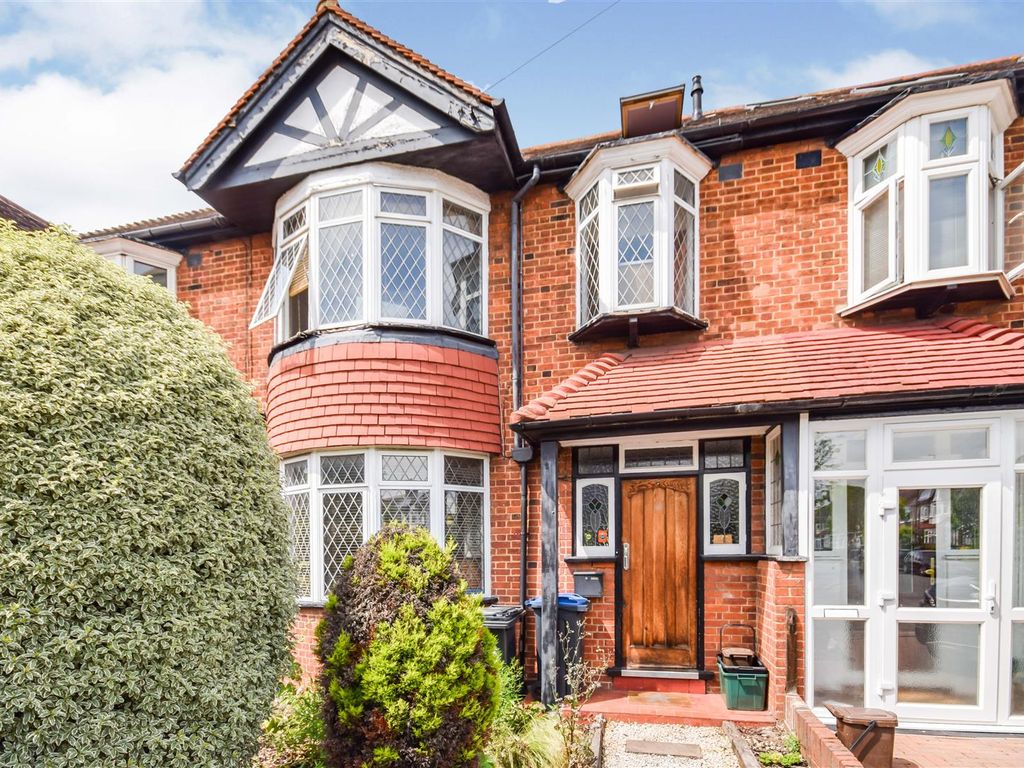 4 bed terraced house for sale in Linkway, London SW20 - Zoopla