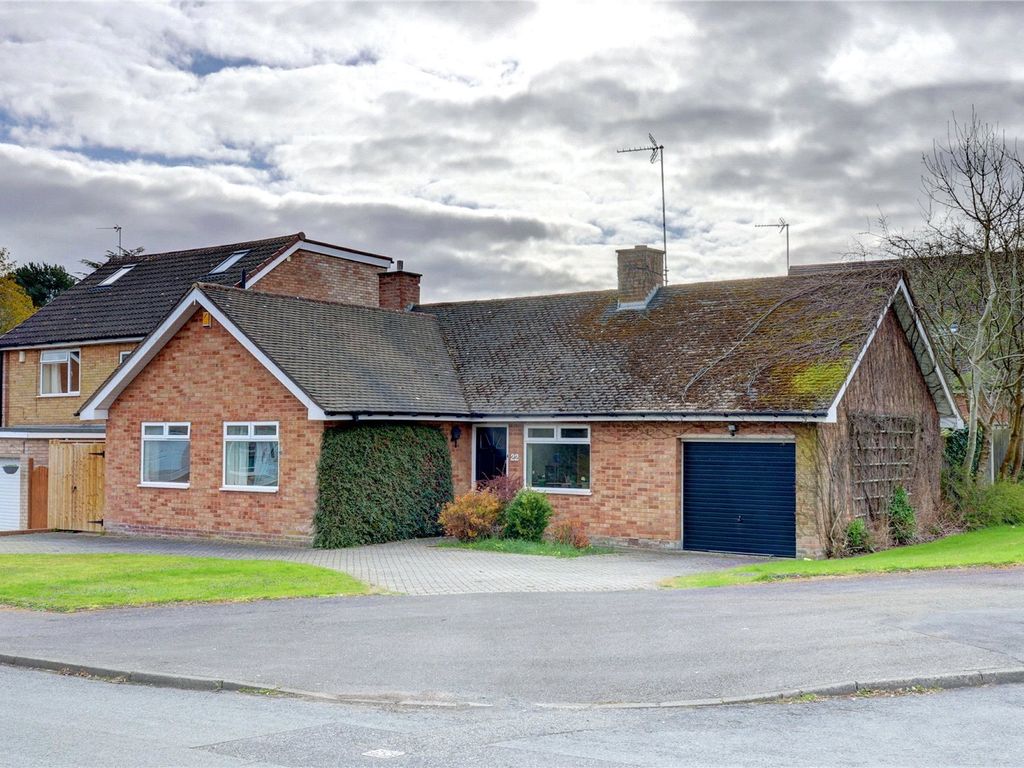 3 Bed Bungalow For Sale In Orchard Croft Barnt Green Birmingham