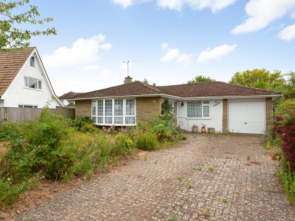 3 Bed Detached Bungalow For Sale In Woodvale Avenue Chestfield