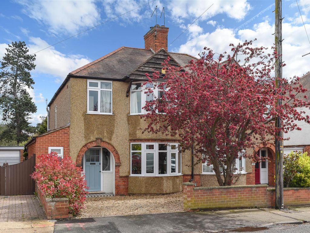 3 Bed Semi Detached House For Sale In Bush Hill The Headlands