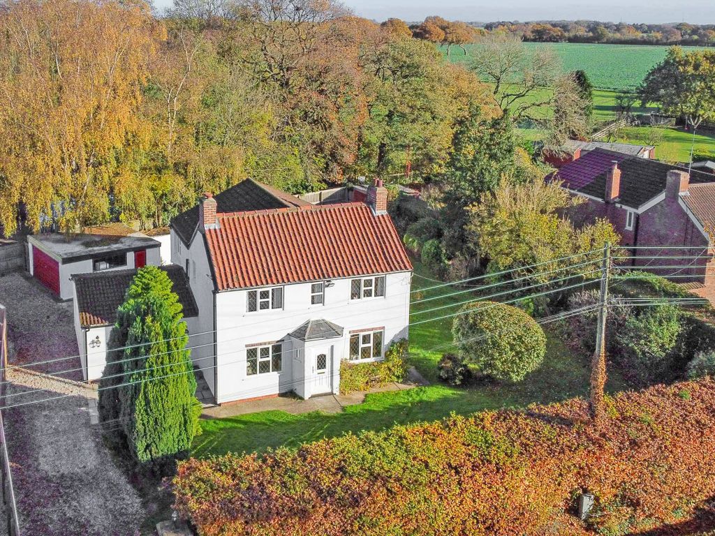 4 bed detached house for sale in Hull Road, Hemingbrough, Selby YO8 ...