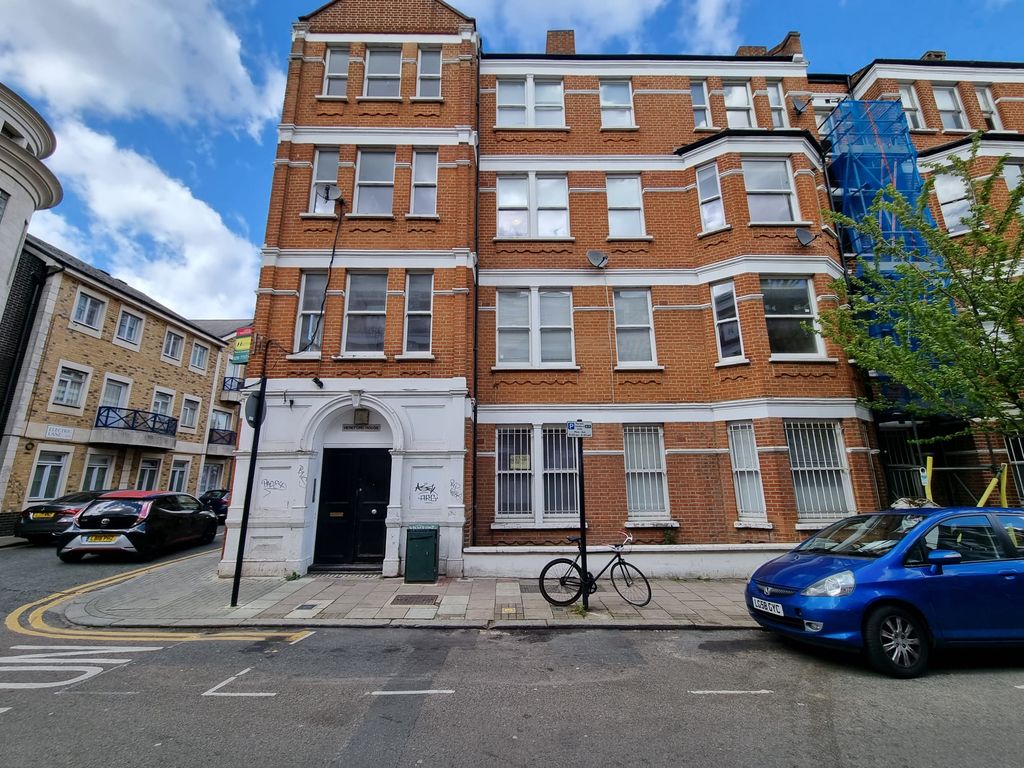 2 bed flat to rent in Rushcroft Road, London SW2, £1,890 pcm - Zoopla