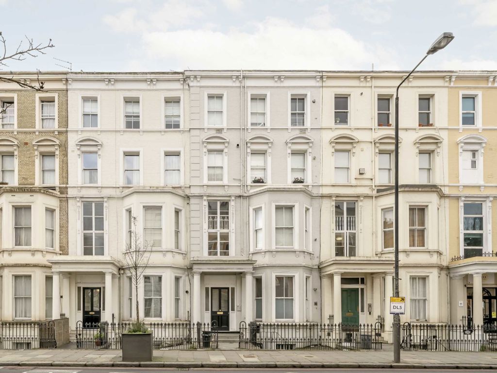 Studio to rent in Warwick Road, London SW5, £1,798 pcm - Zoopla