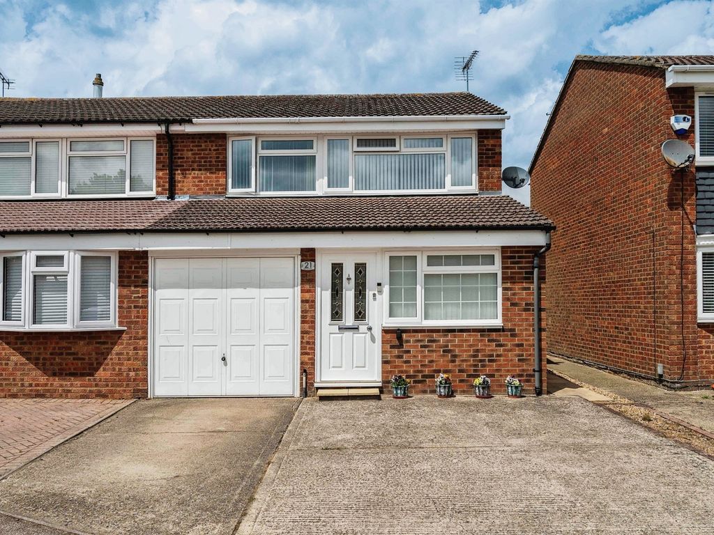 3 Bed Semi Detached House For Sale In Epping Green Hemel Hempstead Hp2