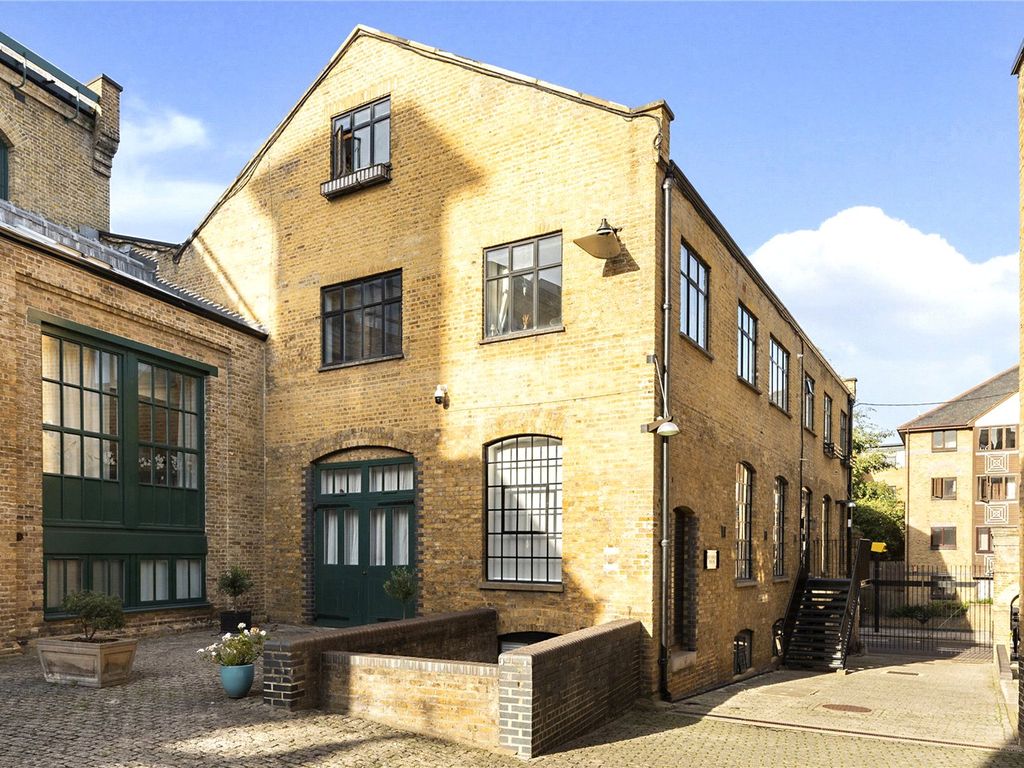 2 bed flat to rent in Riverway House, 260 Westferry Road E14, £1,900 ...