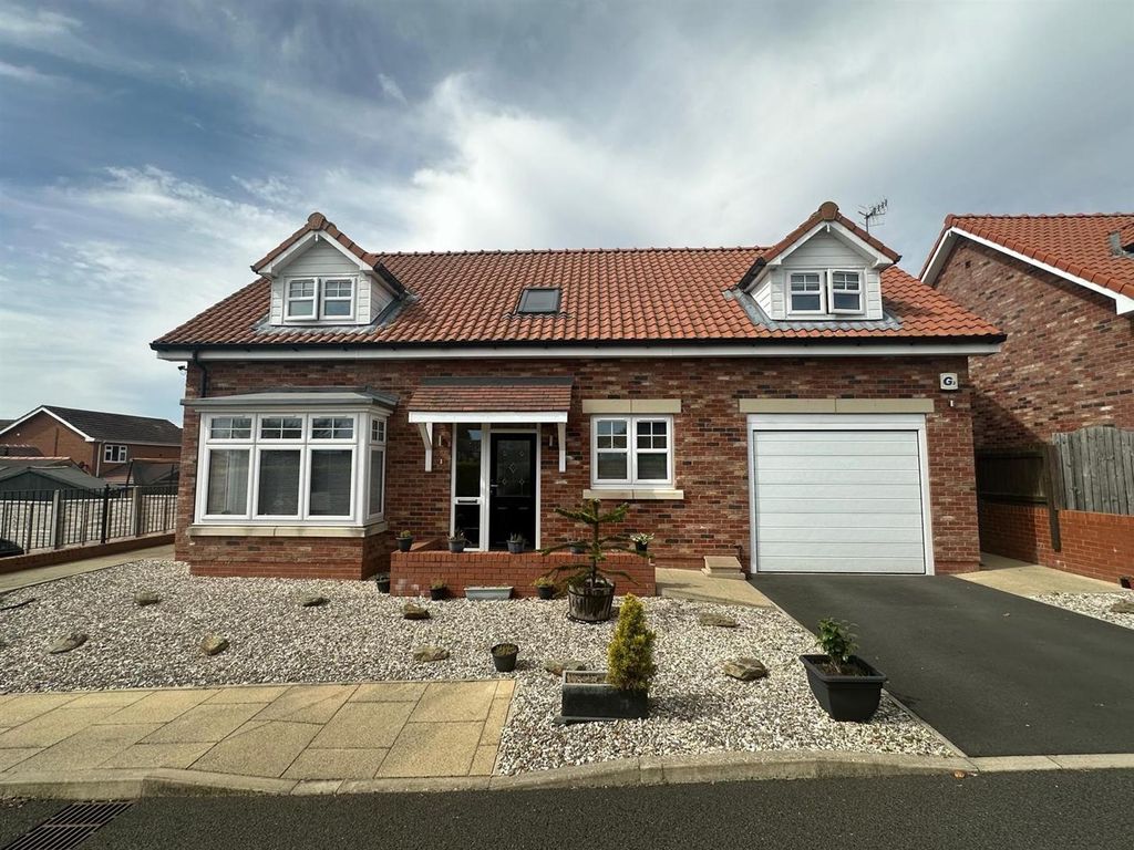 3 bed detached bungalow for sale in Paddock Close, East Ayton ...