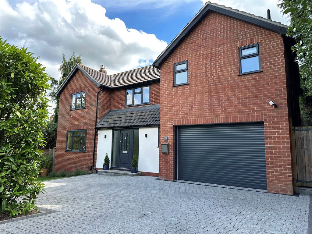 4 bed detached house for sale in Mallings Drive, Bearsted, Maidstone ...