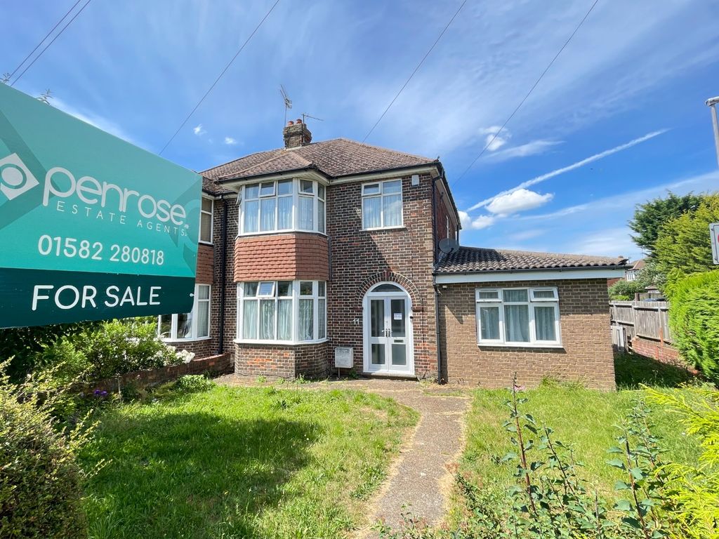 3 bed semi-detached house for sale in Barnfield Avenue, Luton LU2 - Zoopla