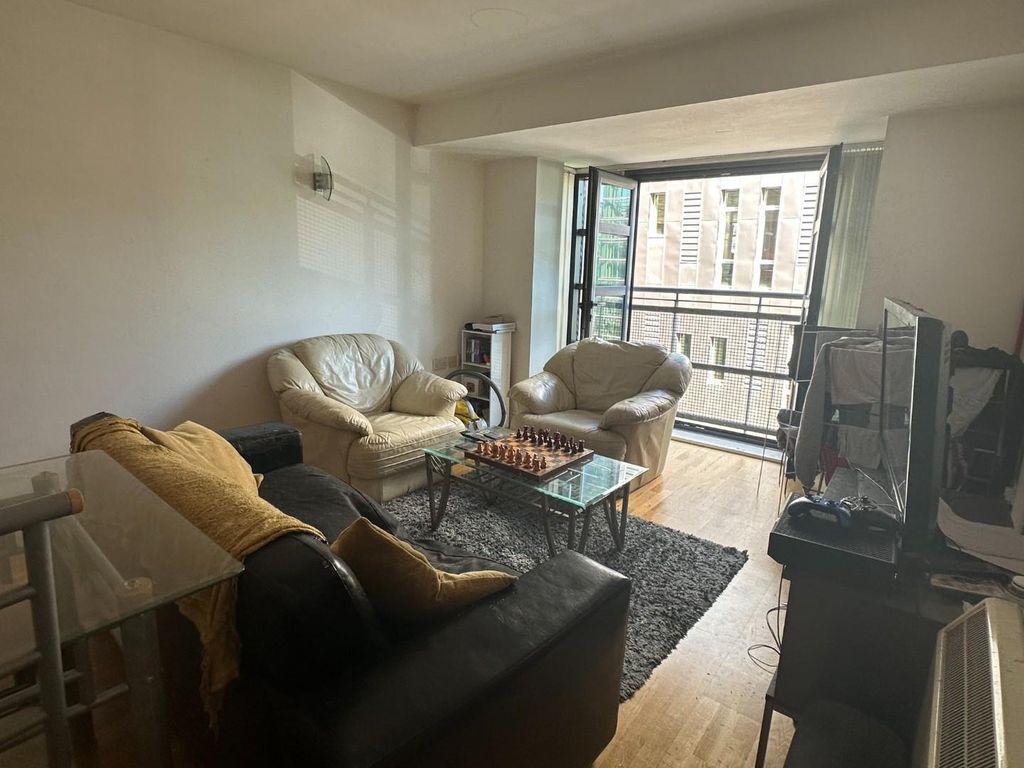 2 bed flat to rent in Navigation House, Ducie Street, Manchester M1, £ ...