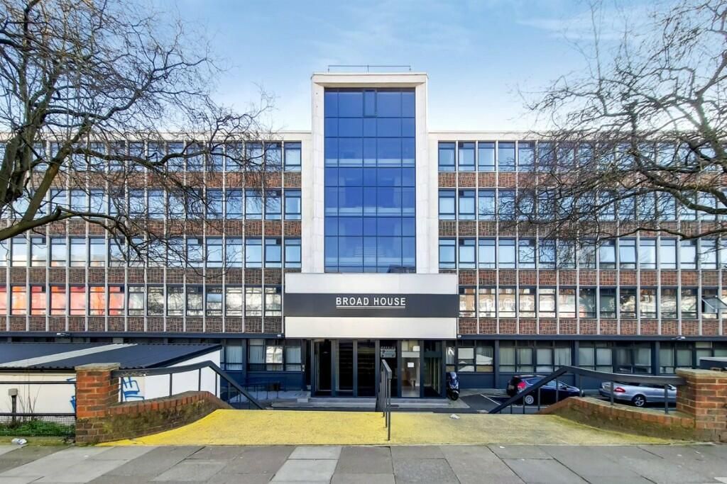 1 bed flat to rent in Broad House, Imperial Drive, London HA2, £1,425 ...