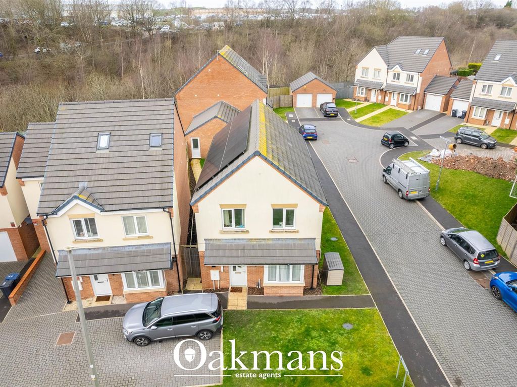 4 Bed Detached House For Sale In Groveley Lane Longbridge Northfield