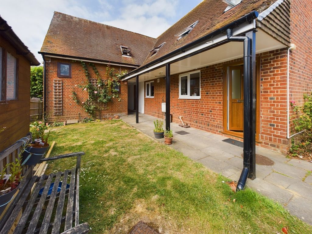 2 bed detached house to rent in 27 Hamble Lane, Hamble, Southampton ...