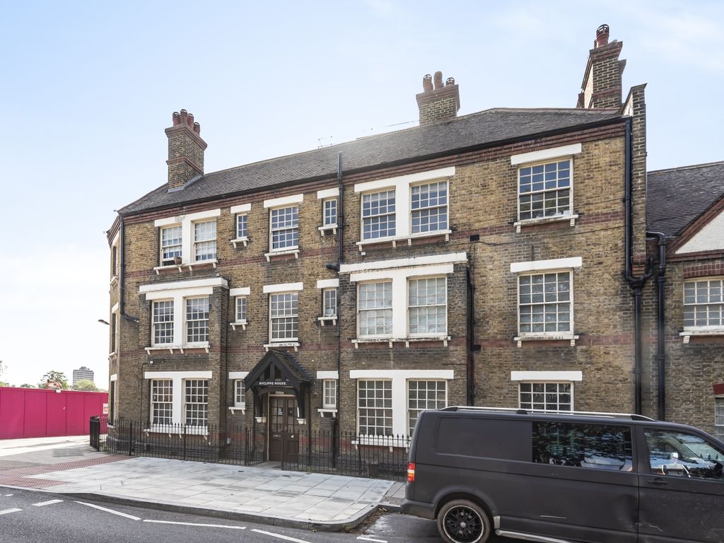 2 bed flat to rent in Portland Street, London SE17 - Zoopla