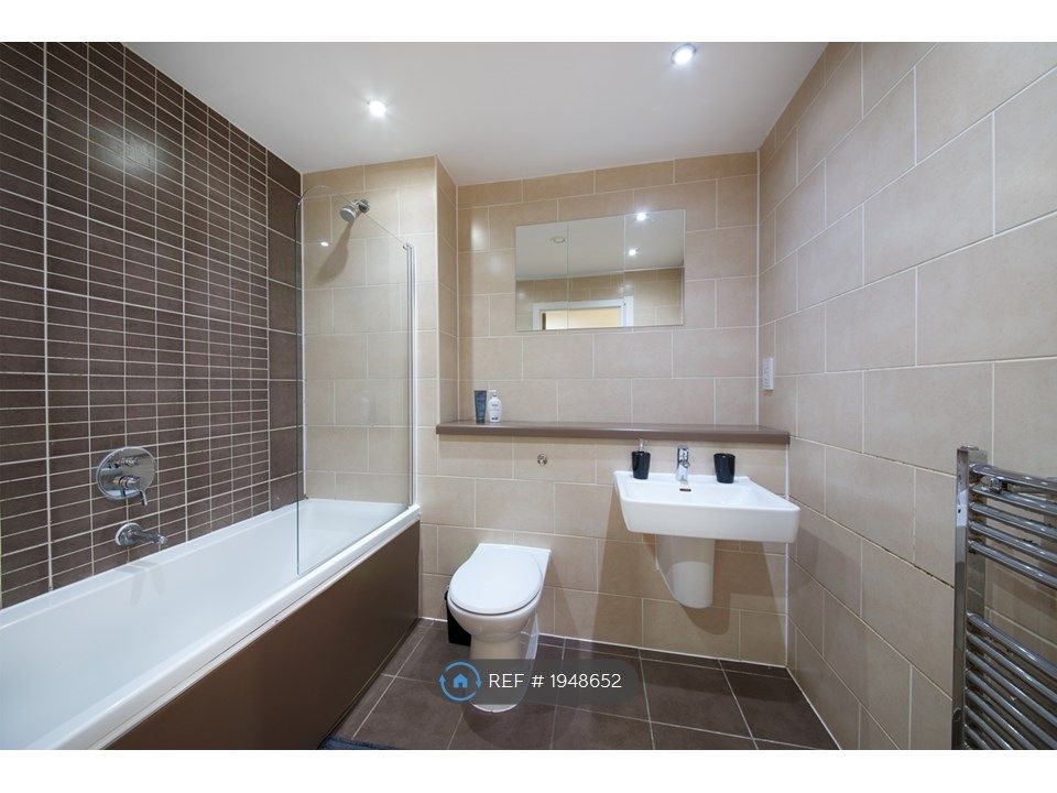 2 bed flat to rent in The Gallery, Liverpool L8, £1,350 pcm - Zoopla