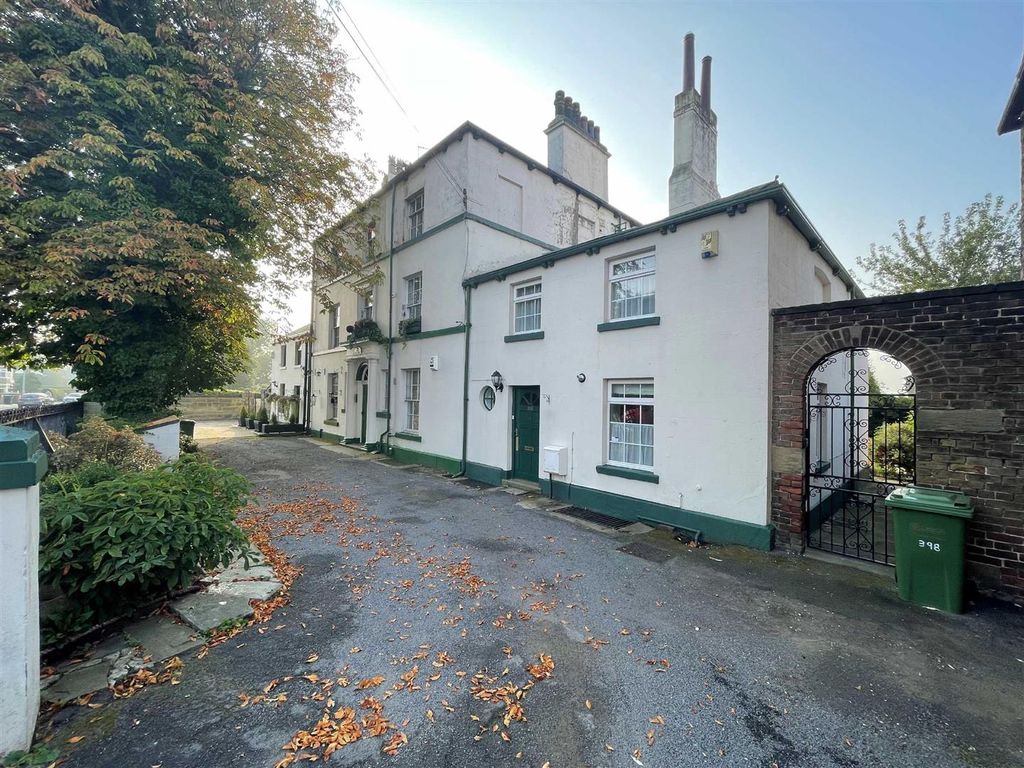 2 bed flat to rent in The Grange, Selby Road, Whitkirk, Leeds LS15 - Zoopla