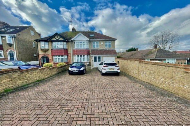 4 bed property to rent in Pattens Lane, Rochester ME1, £2,300 pcm - Zoopla