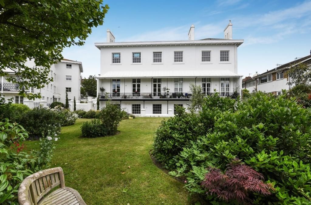 2 bed flat for sale in West Drive, Brighton BN2, £900,000 - Zoopla