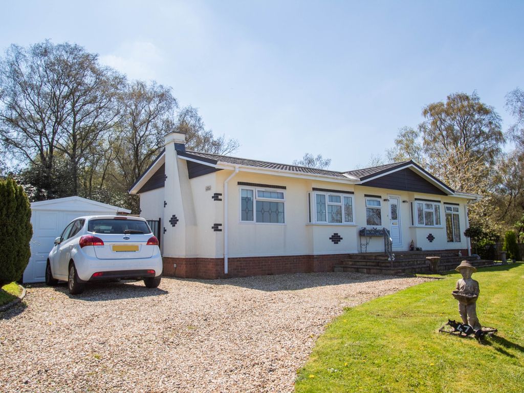 2 bed mobile/park home for sale in West View Close, Whimple, Exeter EX5 ...