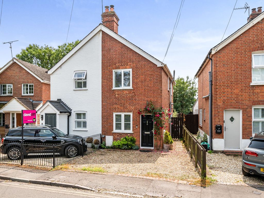 2 Bed Semi Detached House For Sale In Waterloo Road Wokingham