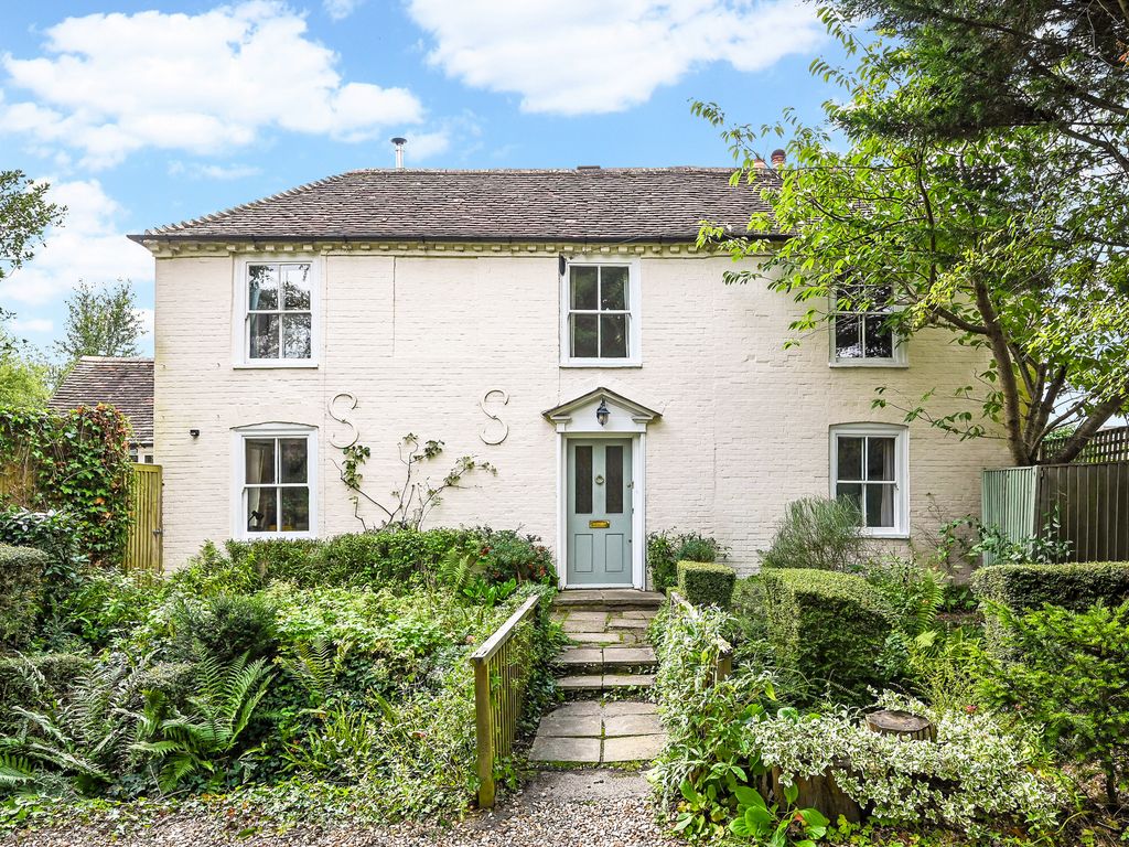 3 bed detached house for sale in Fishbourne Road West, Fishbourne ...