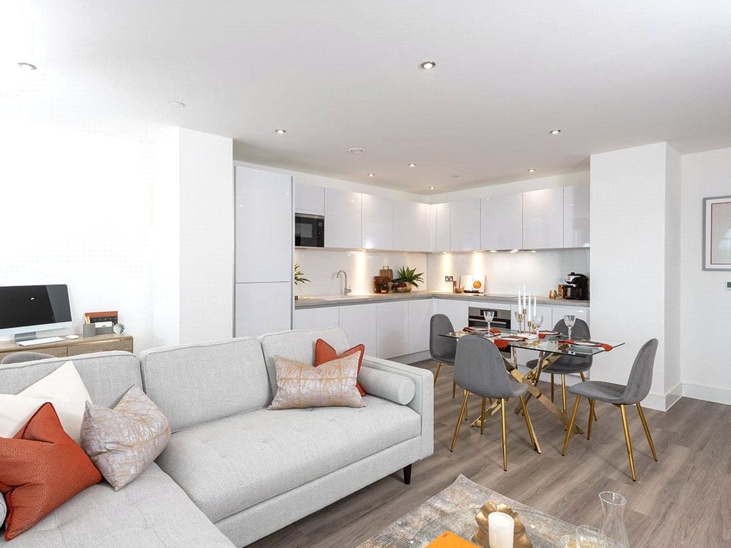 2 bed flat to rent in Ashwell House, Merrick Road, Southall UB2, £1,900 ...