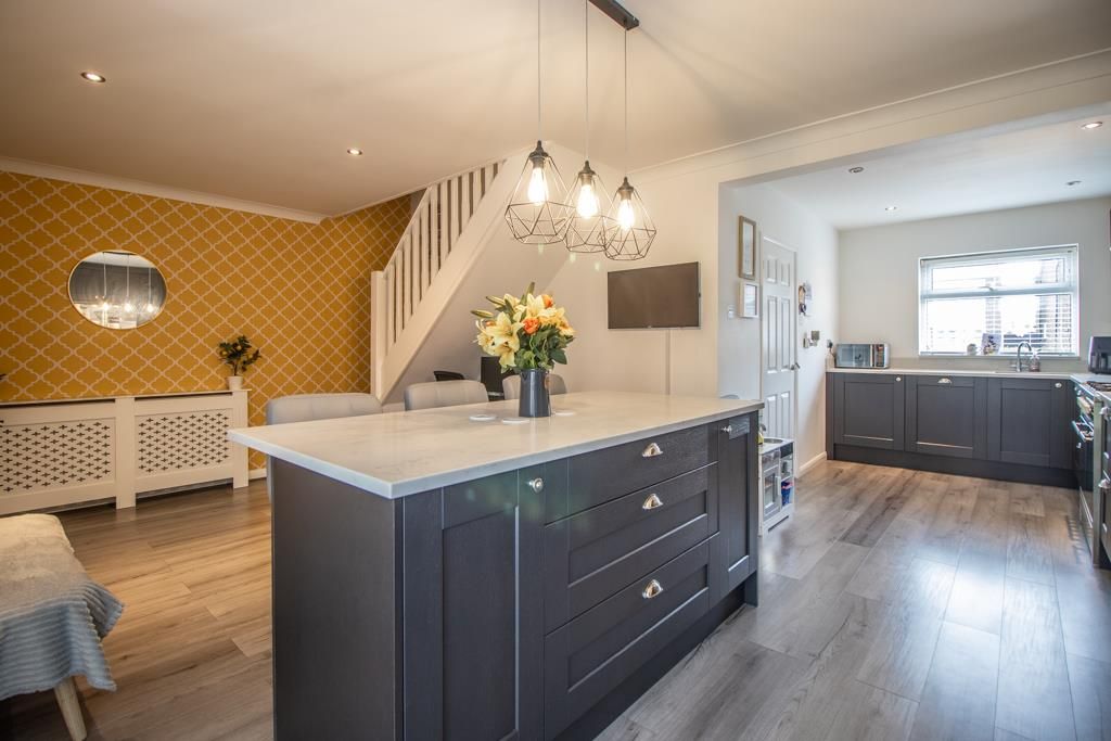 3 Bed Semi Detached House For Sale In Rectory Avenue Ashingdon