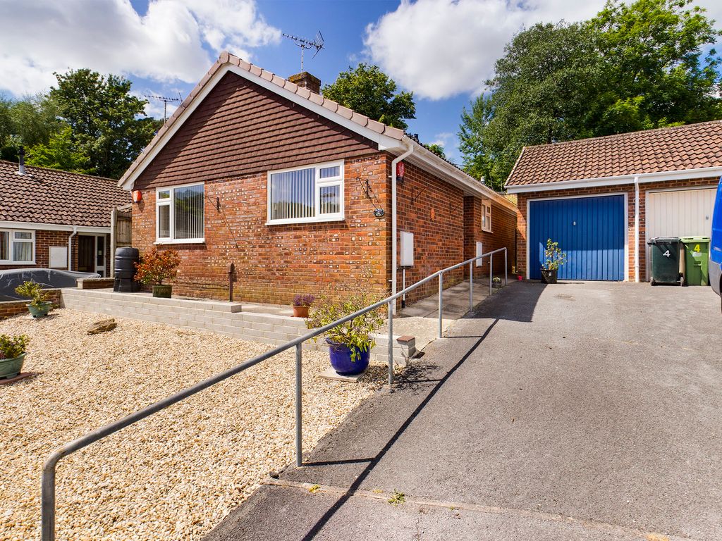 3 Bed Detached Bungalow For Sale In Rowan Close Ogwell Newton Abbot