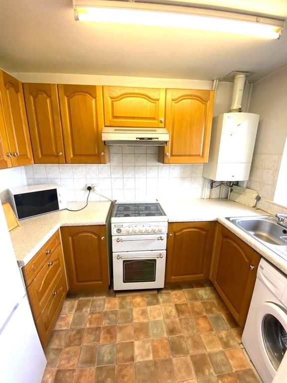 1 bed flat for sale in The Boulevard, Farsley, Pudsey LS28, £124,995 ...