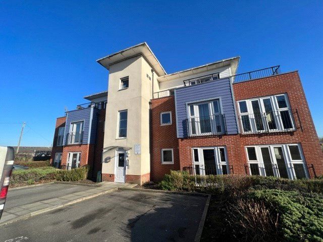 2 bed flat to rent in Alexander Square, Eastleigh, Hampshire SO50 - Zoopla