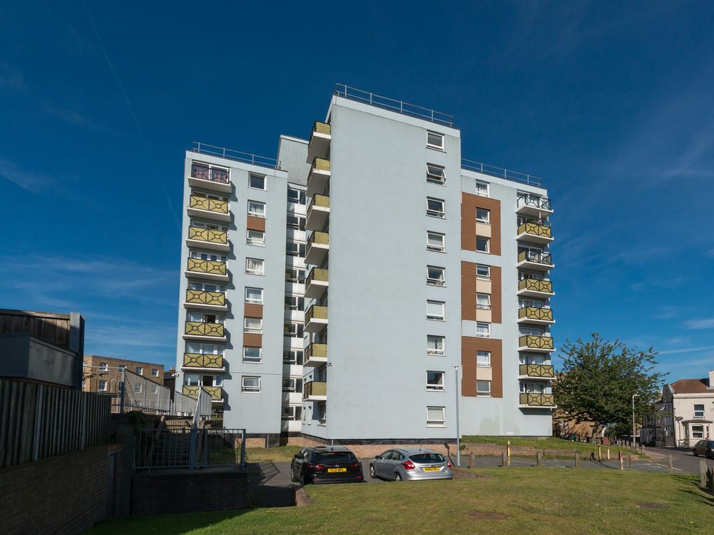 2 bed flat for sale in Hertford Street, Ramsgate CT11, £126,000 - Zoopla