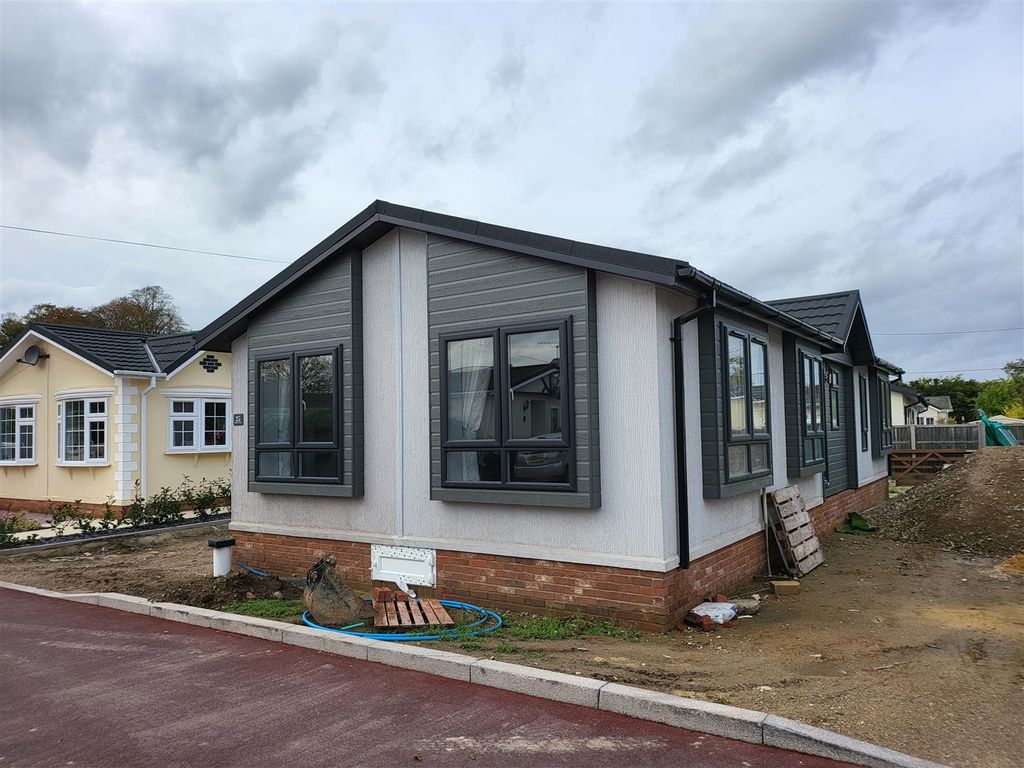 New home, 2 bed mobile/park home for sale in London Road, Fowlmere ...