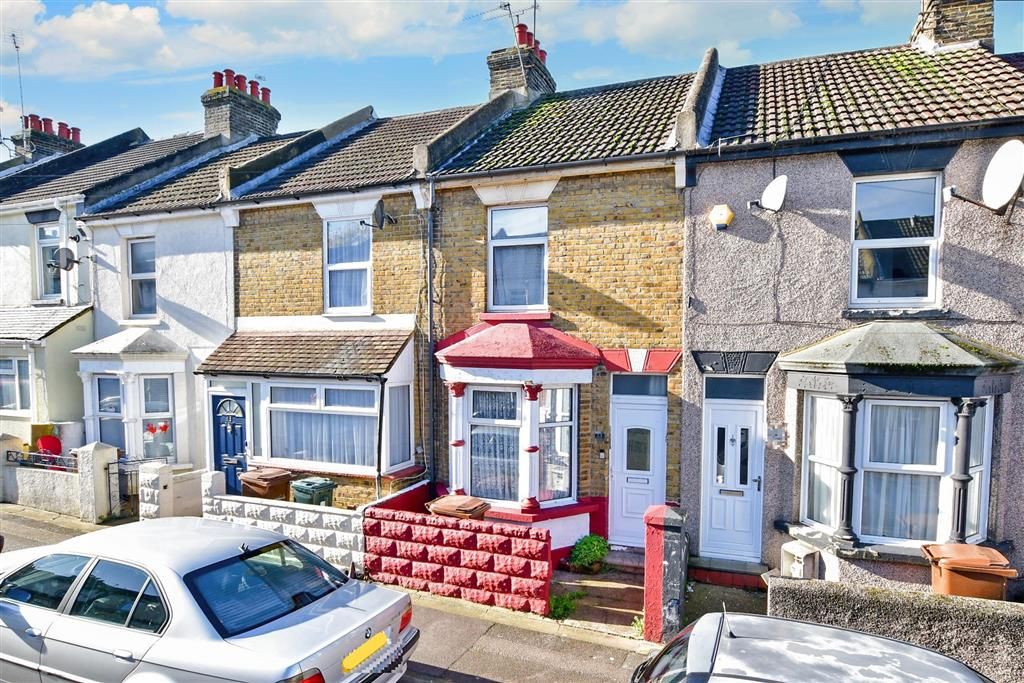 3 Bed Terraced House For Sale In Albany Road Gillingham Kent Me7 £