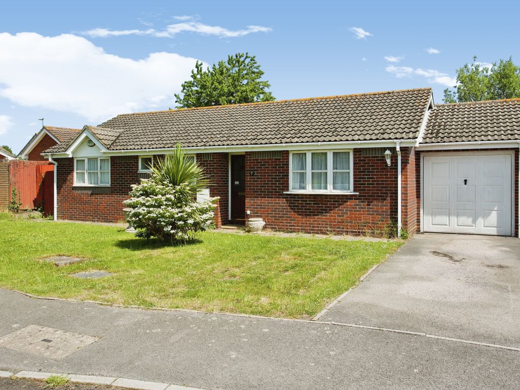 3 Bed Bungalow For Sale In Bilberry Close Locks Heath Southampton