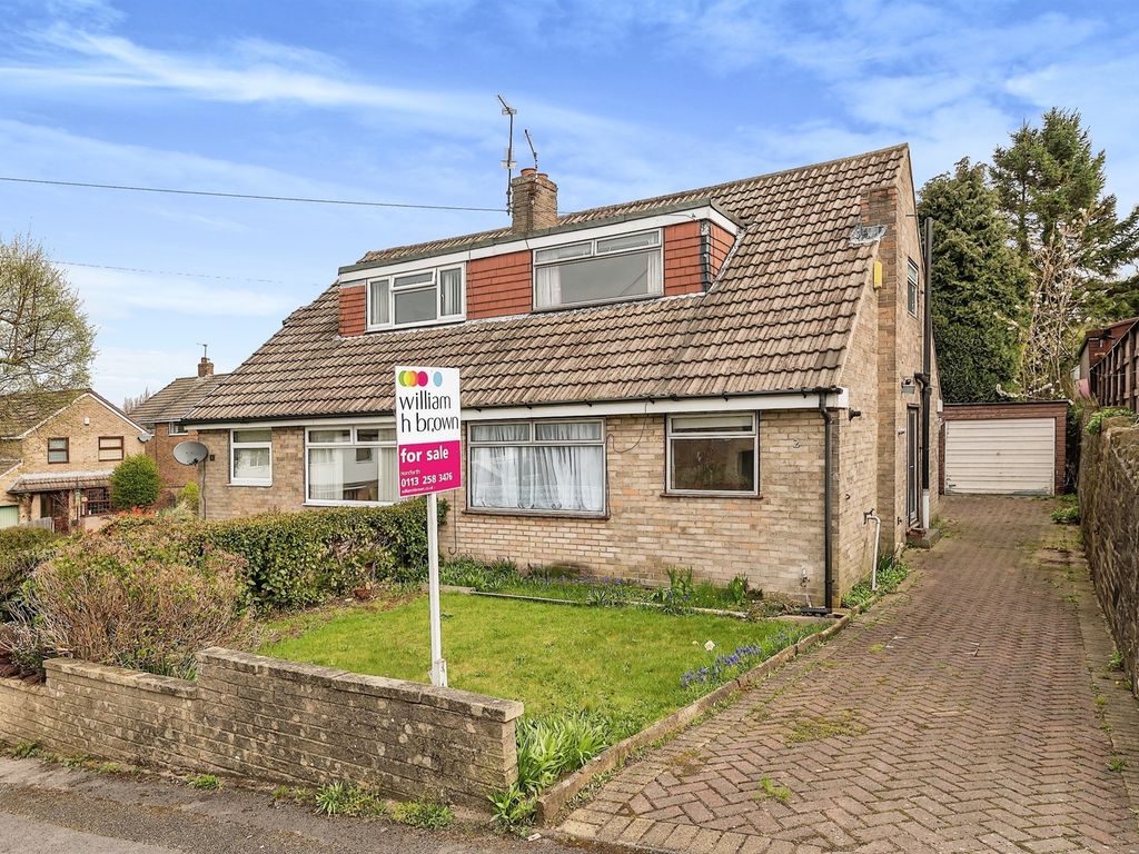 3 bed bungalow for sale in Carr Bridge Avenue, Horsforth, Leeds LS16 ...