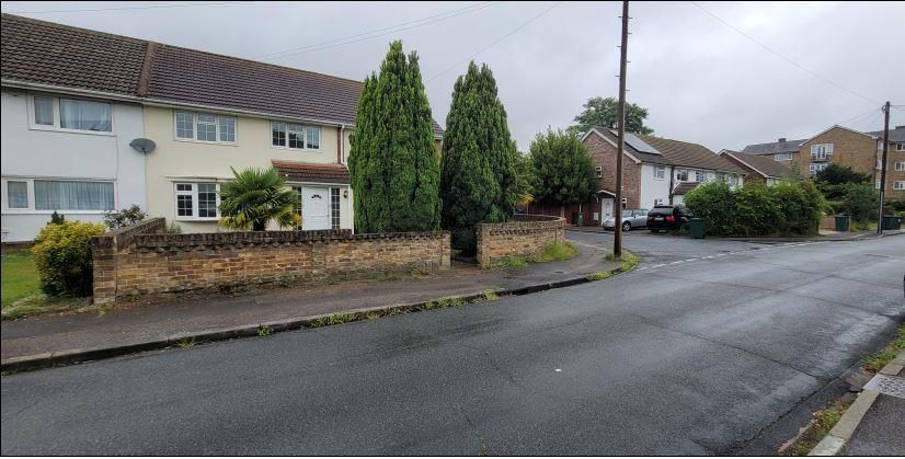 1 Bed Semi Detached House To Rent In Staines Upon Thames Surrey Tw19