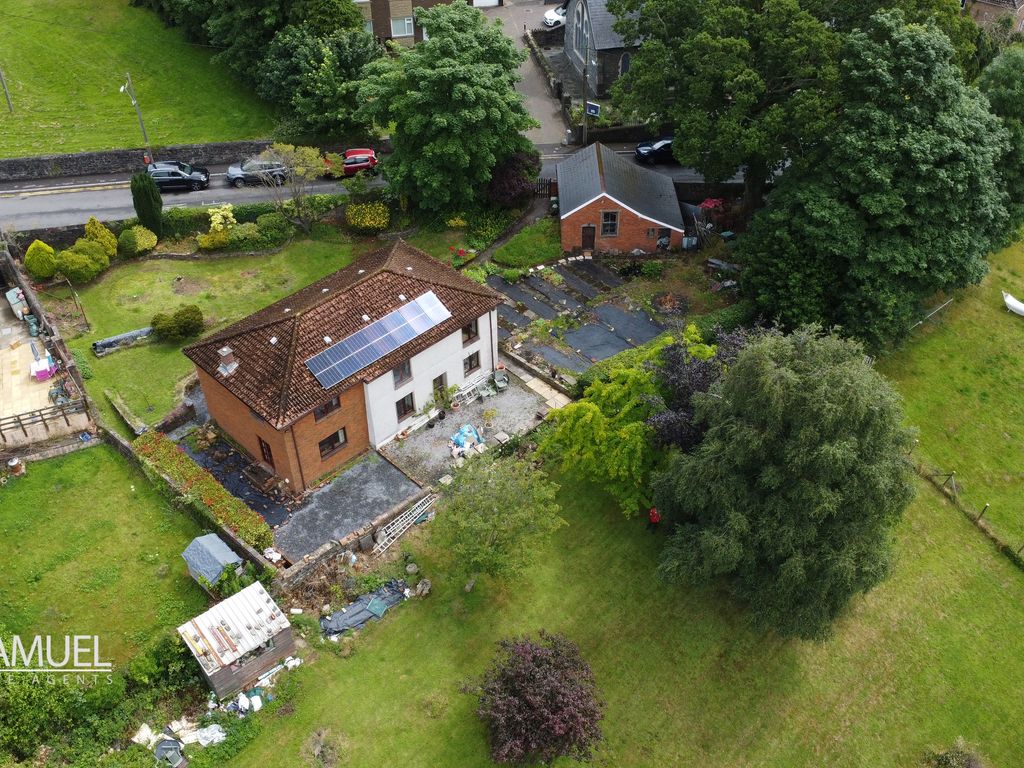 4 bed detached house for sale in Bridge Road, Cwmbach, Aberdare CF44, £ ...