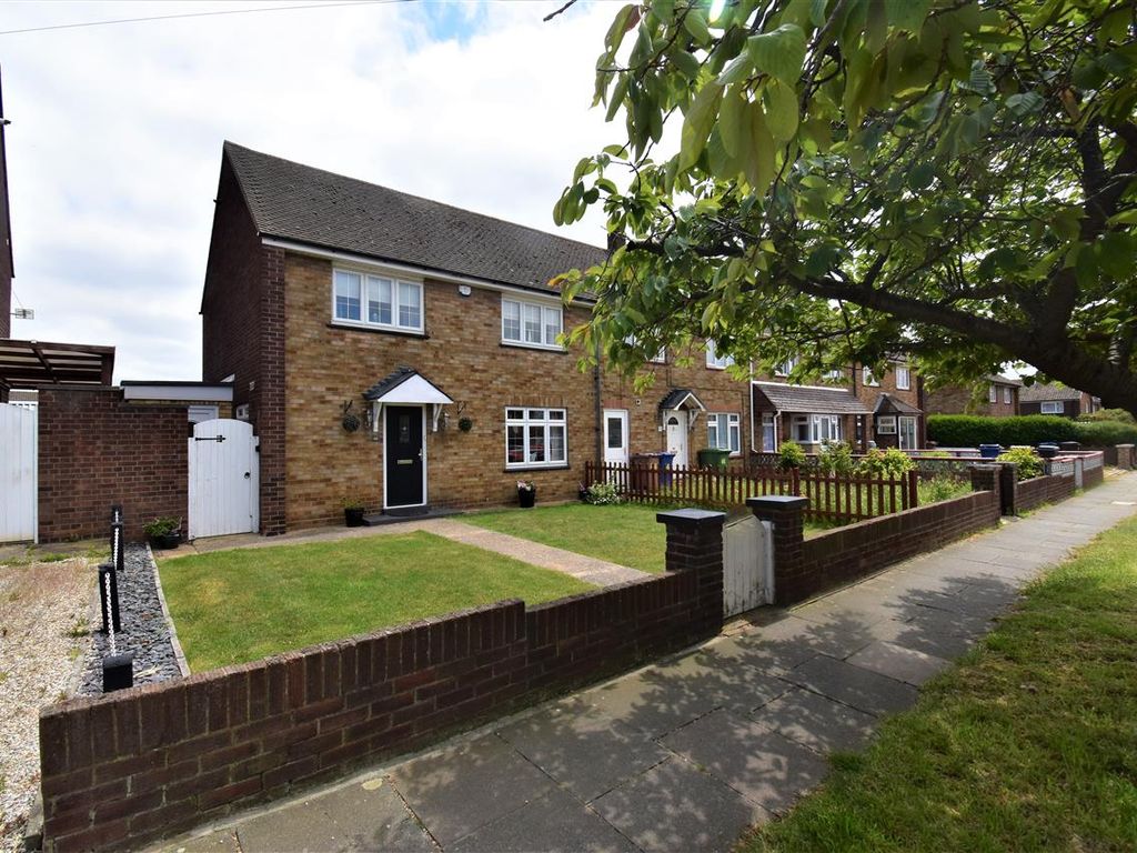 3 Bed End Terrace House For Sale In Waterson Road Chadwell St Mary