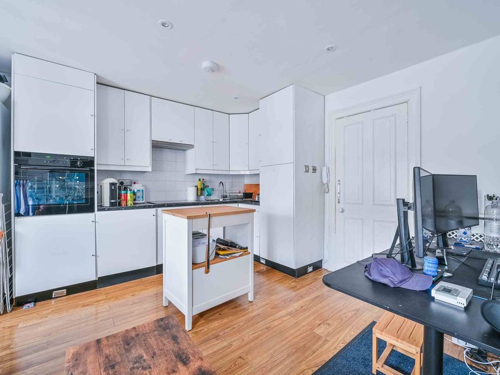 1 bed flat for sale in Bulstrode Street, Marylebone, London W1U, £ ...