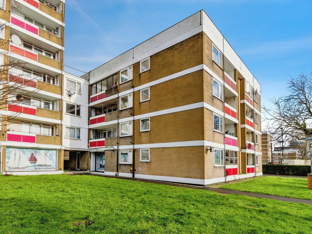 2 bed flat for sale in Orchard Lane, Southampton SO14, £110,000 - Zoopla