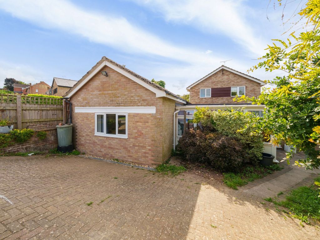3 bed detached bungalow for sale in Sermon Road, Winchester SO22, £ ...