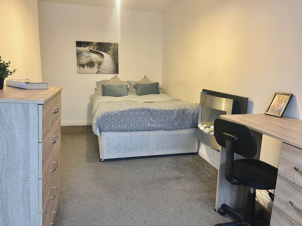 Room to rent in White Star Place, Southampton SO14, £665 pcm - Zoopla